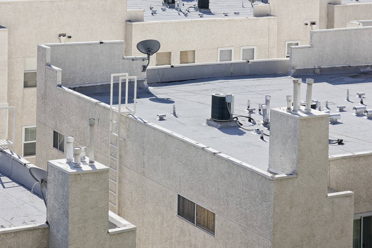 Flat Roof vs Pitched Roof on Commercial Buildings: Which is Best?